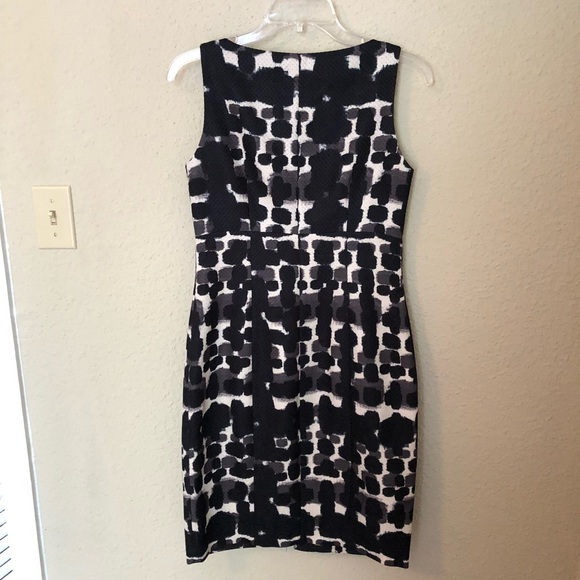 Muse | Dresses | Muse Blackwhite Print W Full Length Zipper Dress ...